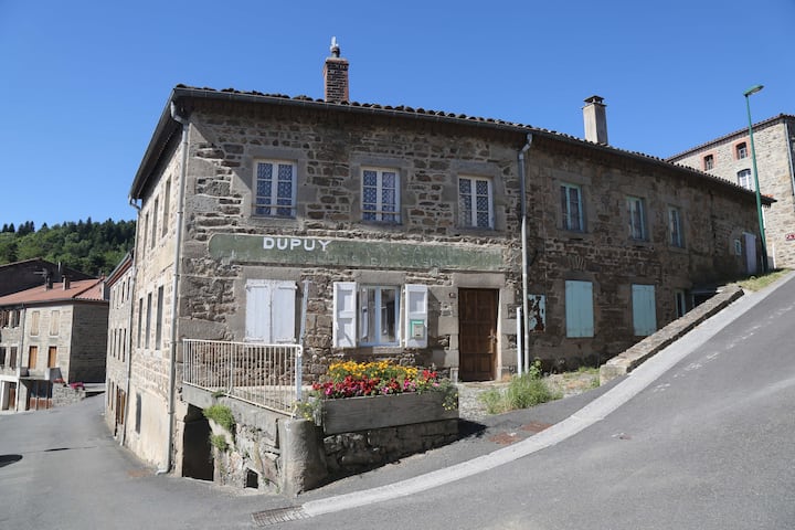 Appartement Dans Une Belle Maison En Pierre - Chalmazel
