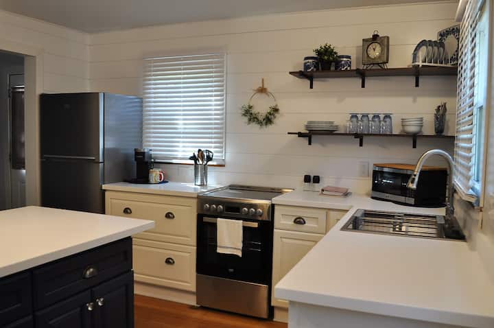 Newly Remodeled Executive Style Home. - Cooperstown, ND