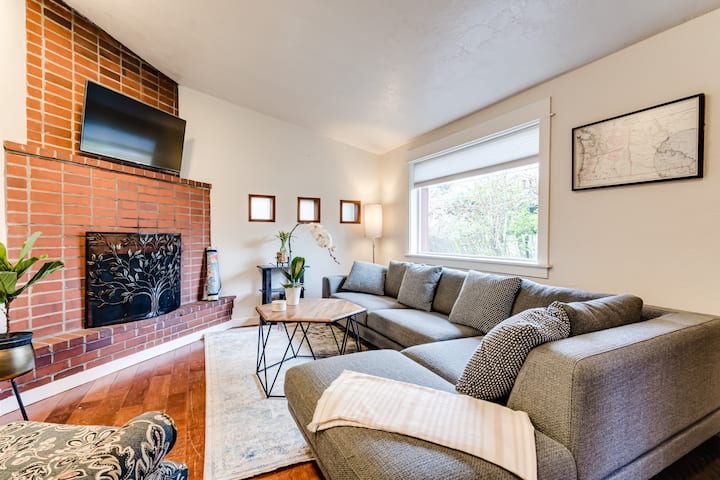 Great House, Great Location, And King Size Beds! - Eugene, OR