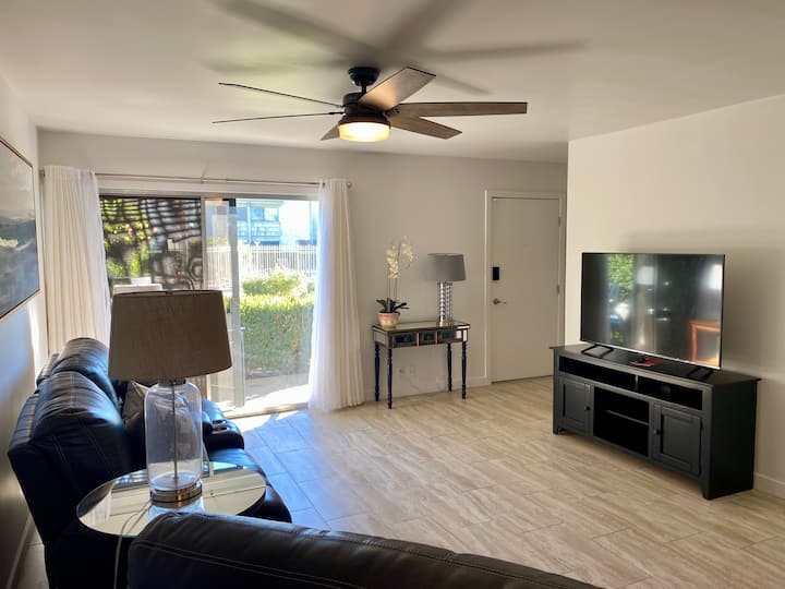 Pool Front Condo Just Steps To Heated Pool! - Paradise Valley, AZ