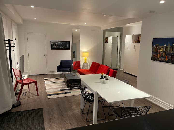 Spacious And Modern Garden Suite Studio - Toronto