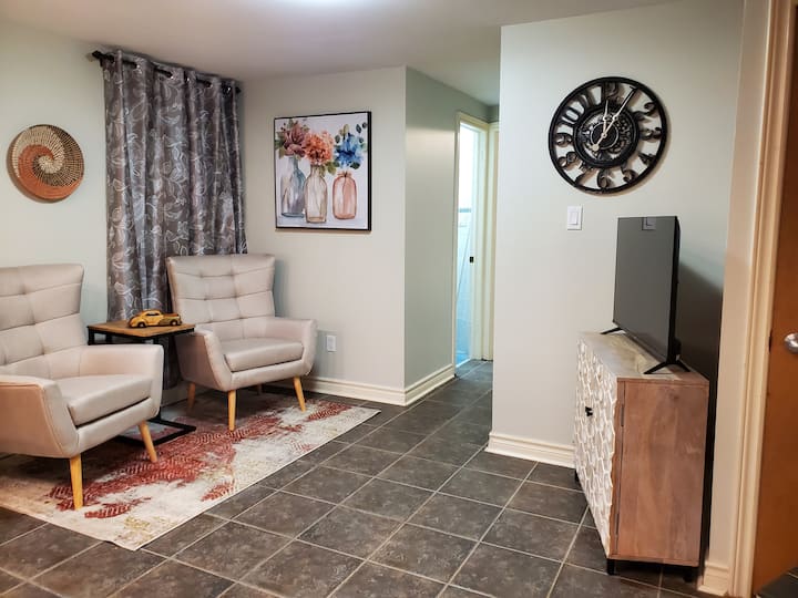 Amazing Private 1br Aptm - Subway 1 Min, Downtown - 