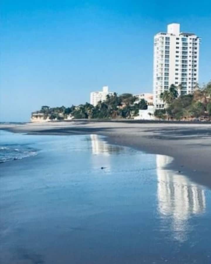 Acogedor Apartamento Con Vista Al Mar - Panama