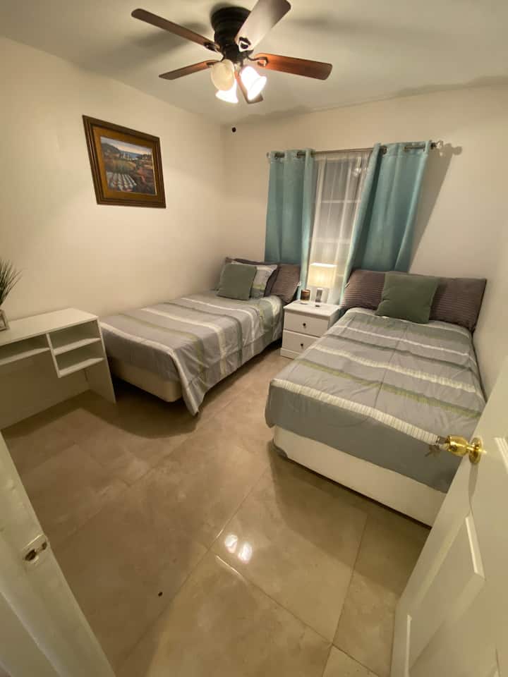 Cheerful Townhouse,located 5min From The Stadium - Miramar, FL