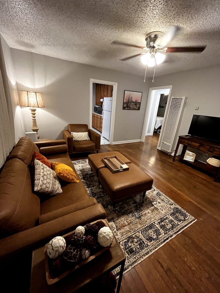 Cattle Trail Cottage - Fort Worth, TX