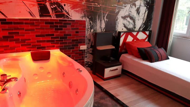 Jacuzzi  Red Room Taksi̇m - Istanbul