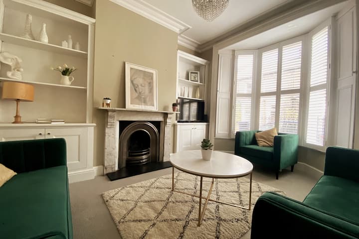 Stylish 4/5 Bedroom Townhouse In Centre Of York - York