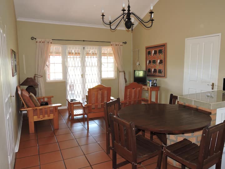 Strelitzia Two Bedroom Cottage - Hluhluwe