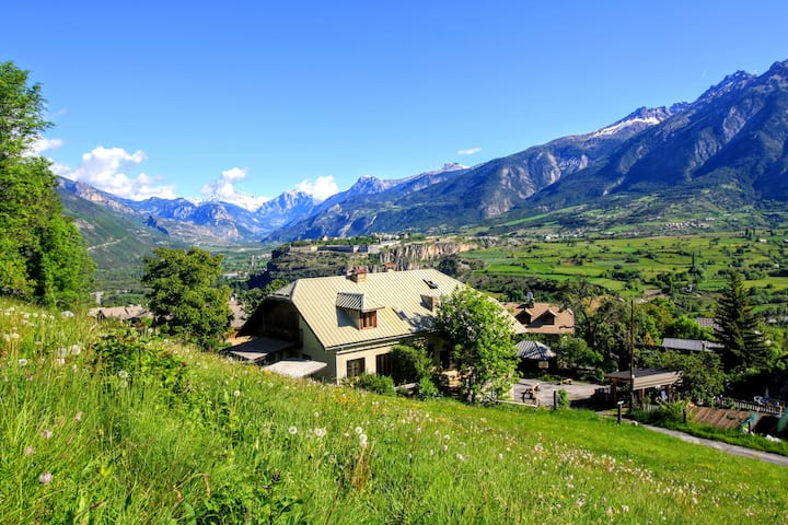 Gîte Le Champignon, Terras Met Waanzinnig Uitzicht - Ceillac
