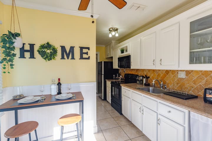 Welcome Home! 1br Suite Close To Beach & Downtown - St. Petersburg, FL