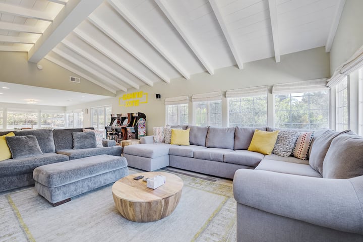 15 Min Walk Beach & Kayaking Hot Tub, Big Yard - San Diego, CA