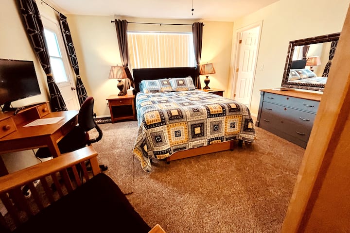 Restful Suite W/private Entrance+bath, Kitchenette - Washington