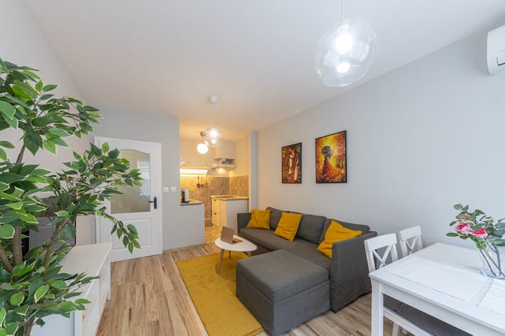 Quiet Central Apartment, Close To Paid Parking - Varna