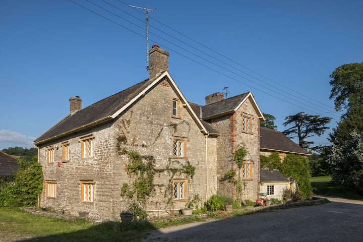 Delectable Farm House, Minterne Estate - Yeovil