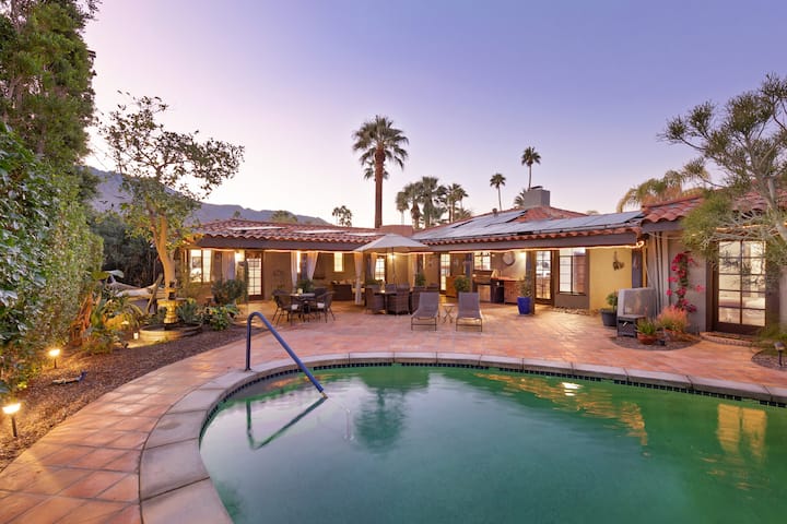 Spanish 5-bed/5-bath W/ Pool In Movie Colony East - Palm Springs, CA