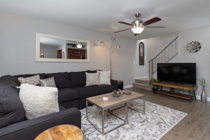 Updated Old Town 2 Bedroom Condo With Pool - スコッツデール, AZ