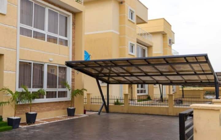 A Super Lovely 6 Bedroom Serviced Apartment - Lagos