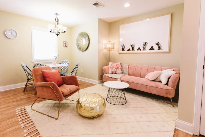 The Pink Palm - Relax, Play, Work With King Bed - Destin, FL