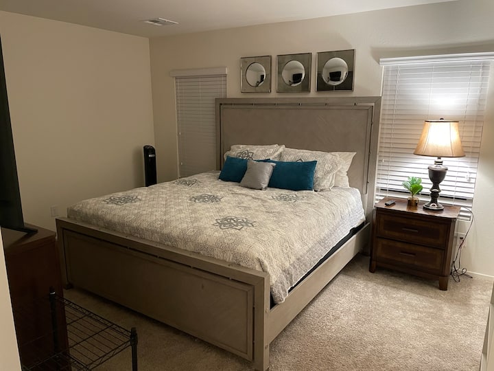 ❤️Master Bedroom Close To Amazon And Nellis Afb❤️ - North Las Vegas, NV