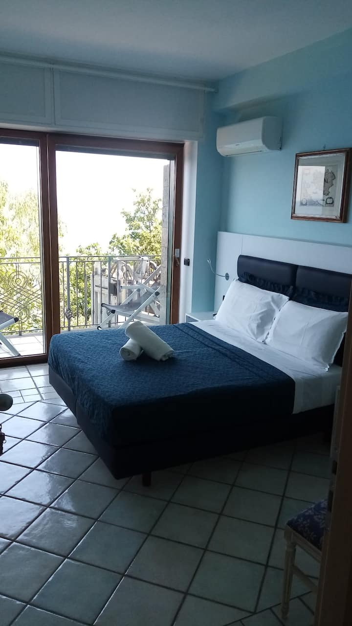 Double Room With Balcony Overlooking The Sea - Ischia