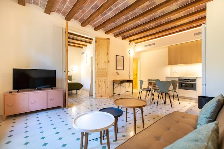 Piso De 2 Habitaciones Modernista Restaurado - Barcelona