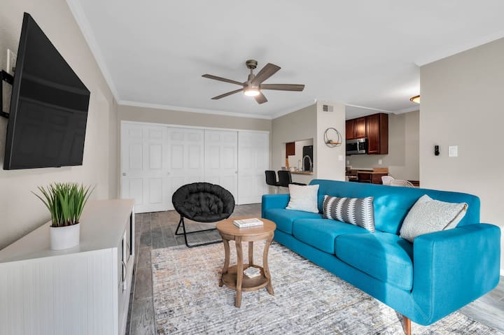 1st Floor Old Town Retreat On Golf Course W/ Pool - Scottsdale