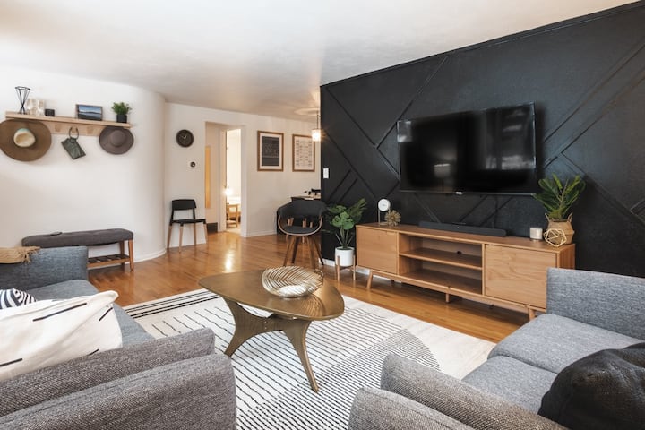 Downtown Cda Gem: Hot Tub, Sleeps 11 - Coeur d'Alene, ID