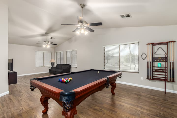 Spacious 3 Bedroom House W/ Pool - Phoenix, AZ