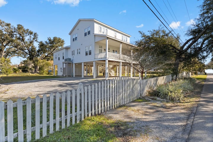 Fabulous Beach Retreat! Walk To The Water... - Mississippi