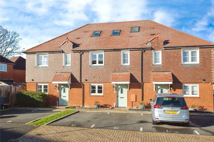 Tonbridge House Available - Tonbridge