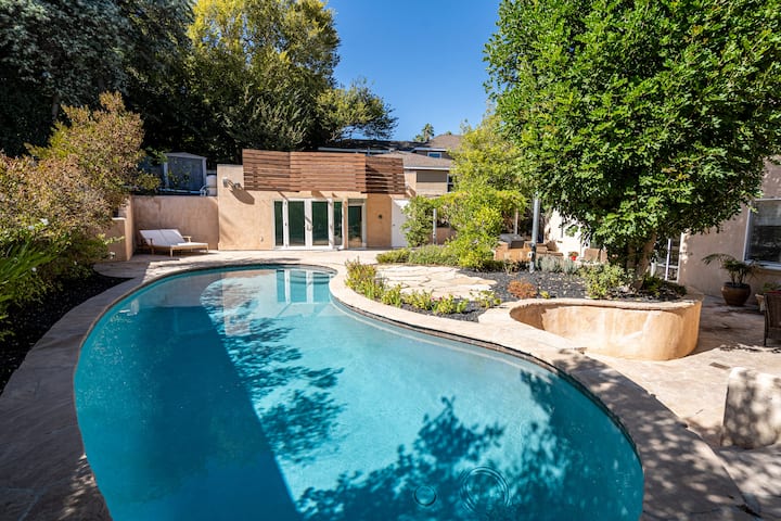 Mediterranean Oasis: Walk To Universal Studios! - Los Angeles, CA