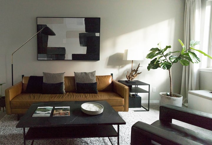 Modern Minimalist Townhouse In Heart Of Kirkland - カークランド, WA