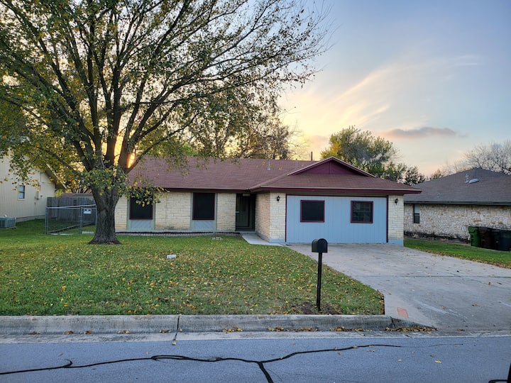 Family Suite, Crew Housing | Pet Friendly - Round Rock, TX