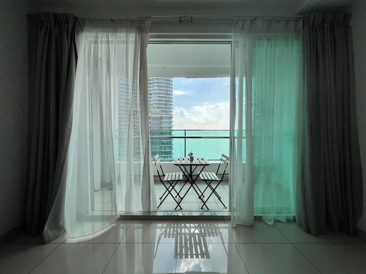 Seaview Entired 3r2b Mansion One@gurney Georgetown - George Town