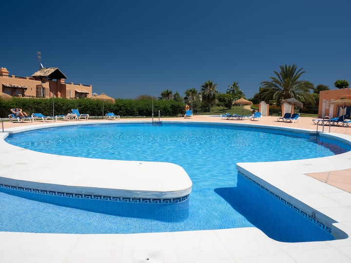 Superbe Appartement Avec Piscine, Au Calme - Casares