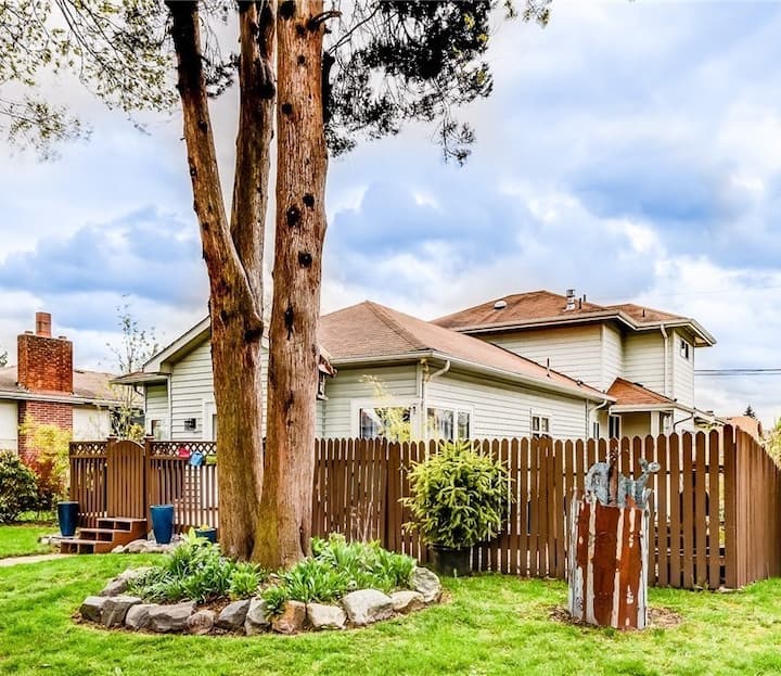2 Br Flat In Quiet Neighborhood - Blackmans Lake, WA