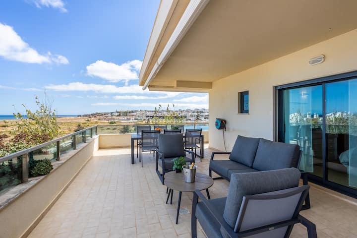 Penthouse Apartment With Sea View, 3 Bedrooms - Lagos