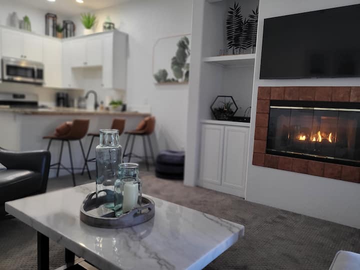 Walk To Old Town • Cozy 1br • Pool & Desert Escape - Indian Wells, CA