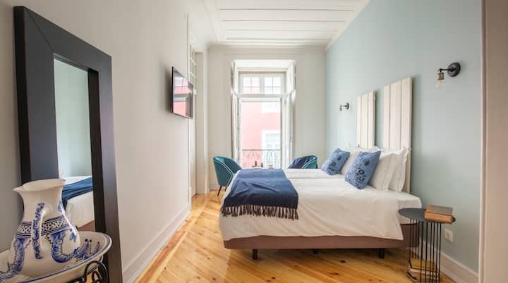 Room Blue - Lisbon