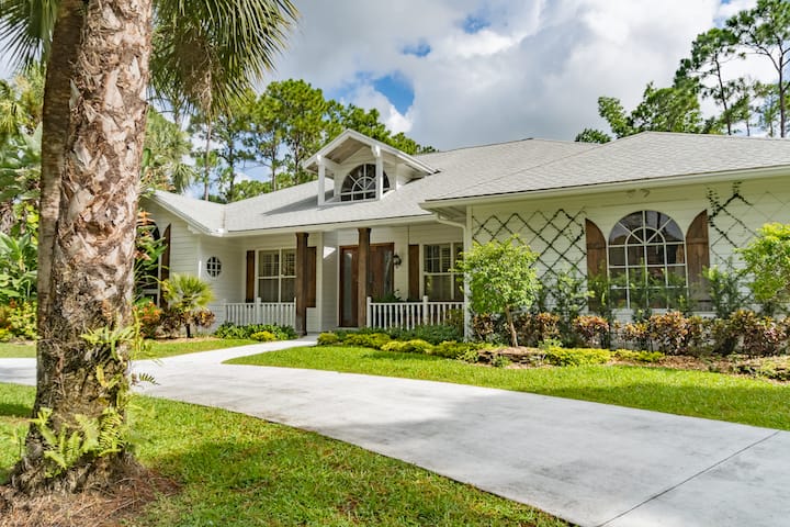 Spacious South Florida Escape - Jupiter, FL