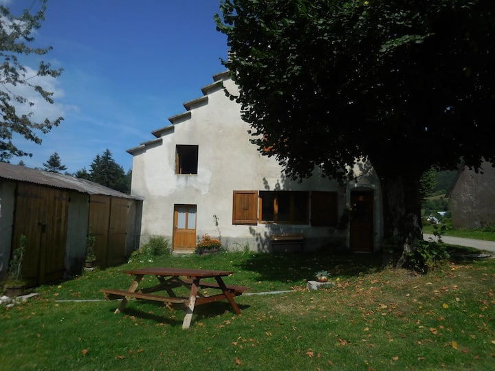 Maison Chaleureuse Avec Cheminée - Isère