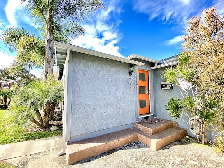 Cozy Home With Pool Near The Beach - Hermosa Beach, CA