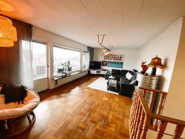 Stort Hus Med Utsikt öVer Sjön - Ulricehamn