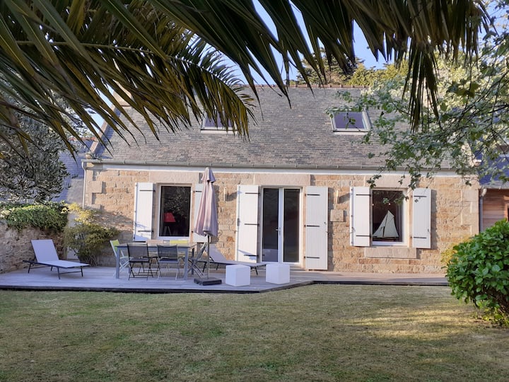Maison Typique De Pêcheurs En Granit Rose - Trébeurden