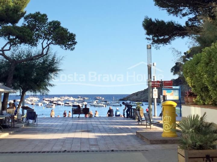 Precioso Apartamento A 30 Metros De La Playa - Tamariu