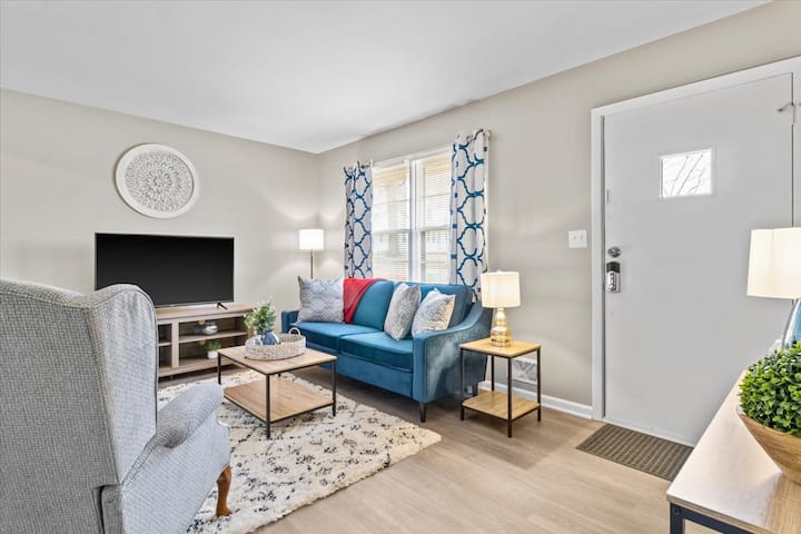 Cozy 1-bd - Perfect For Short And Mid Term Stays - Shawnee, KS
