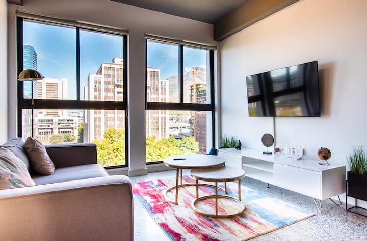 Luxurious Apartment In Cape Town - Camps Bay
