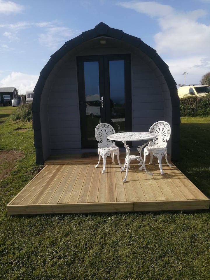 Smugglers Den Glamping Pod - Pembrokeshire