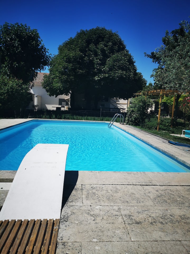 Sénas, Jolie Maison Familiale. - Sénas