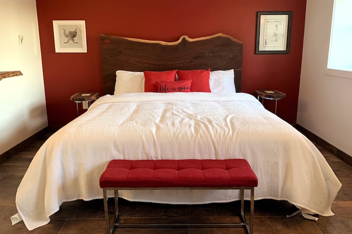 The Little White Church - True North Suite - Amherstburg
